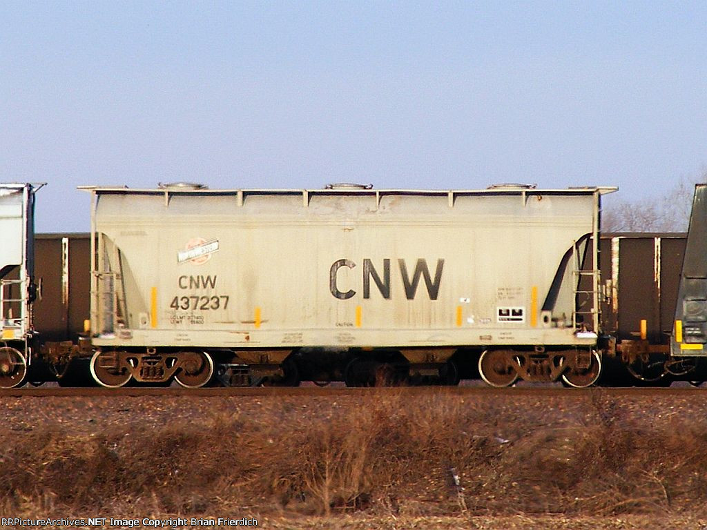 CNW 437237